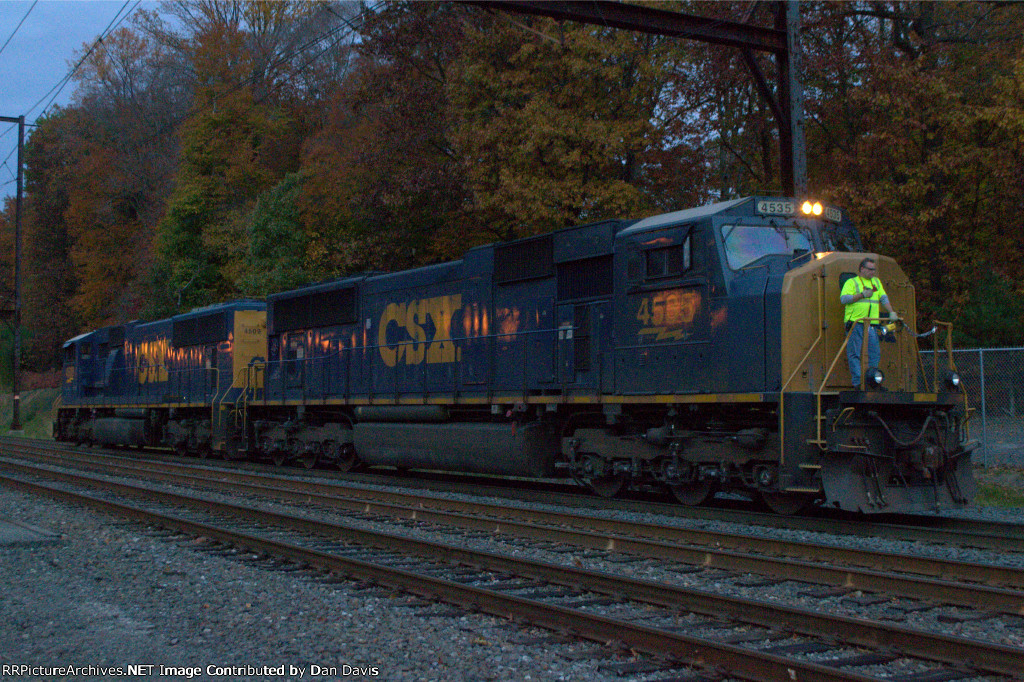 CSX SD60ACs 4535 and 4509 on Q418-05